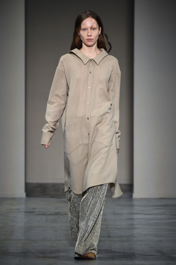 サルバム(sulvam) 2018-19年秋冬ウィメンズ&メンズコレクション サルバム(sulvam) 2018-19年秋冬ウィメンズ&メンズコレクション