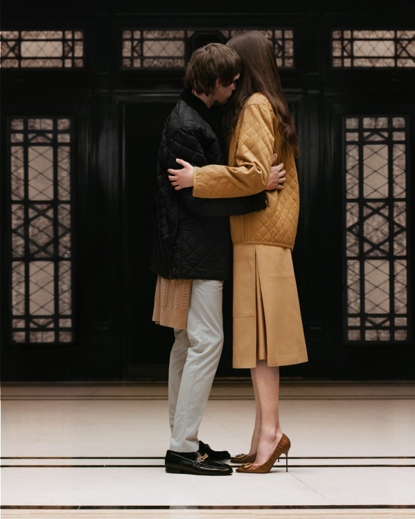 写真5/8|バーバリー、リカルド・ティッシによる「B Classic 写真5/8|バーバリー、リカルド・ティッシによる「B Classic